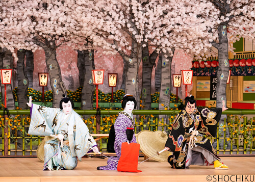 November at the Heisei Nakamuraza Theatre at the ||KABUKI WEB